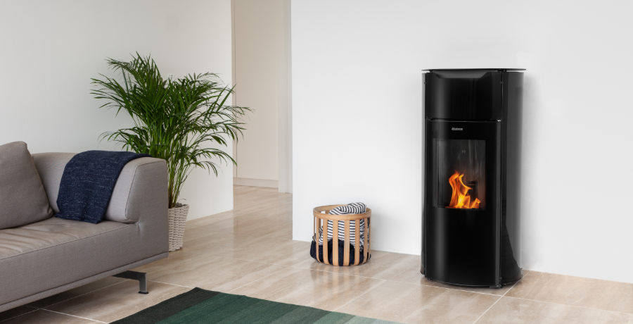 Silent pellet stove | Aduro P1.3 | Round pellet stove in black glass